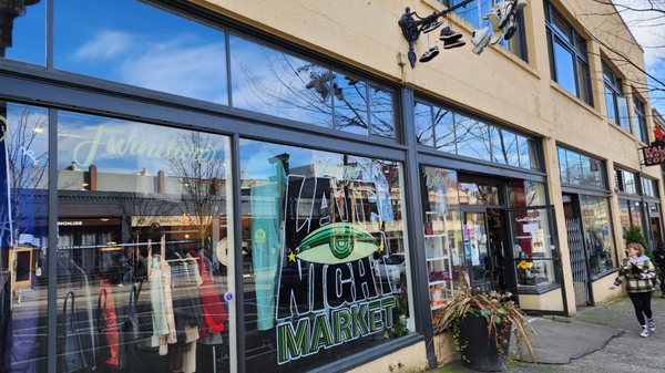 LATE NIGHT VINTAGE MARKET - Updated December 2025 - 46 Photos & 20 ...