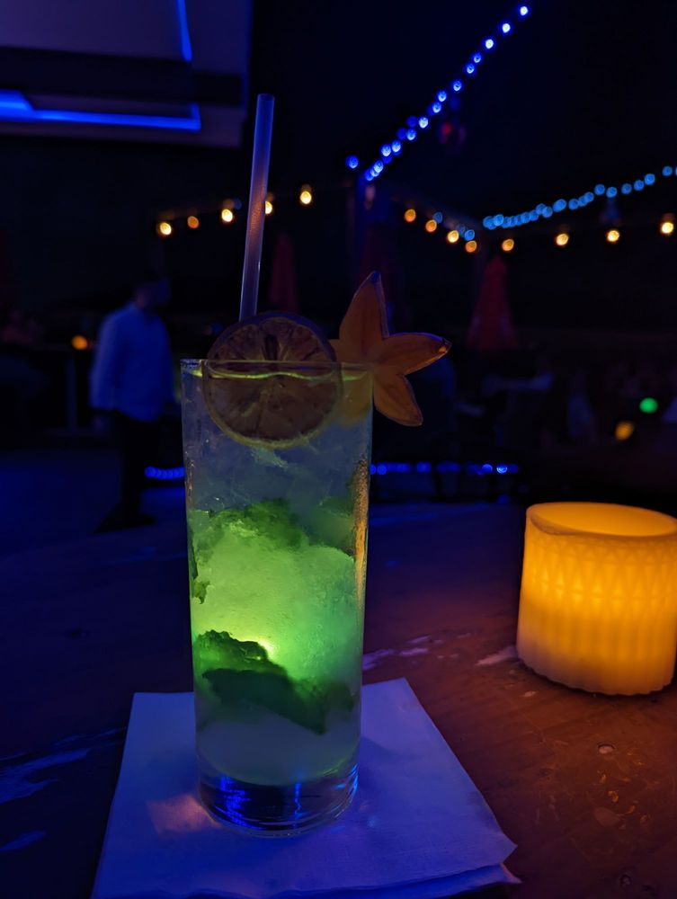 EL TECHO ROOFTOP - Updated October 2025 - 14 Photos - Calle Roberts ...