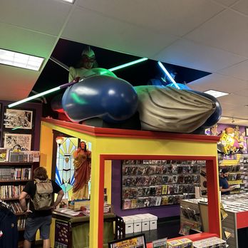 JAY AND SILENT BOB’S SECRET STASH - Updated December 2025 - 161 Photos ...