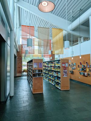 MCGOVERN STELLA LINK NEIGHBORHOOD LIBRARY - Updated November 2025 - 75 ...