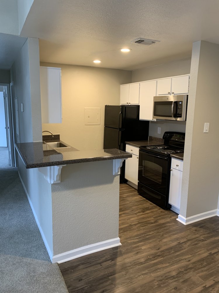 ROLLING BROOK APARTMENTS - 11 Photos - 620 Hickory St, Huntsville ...