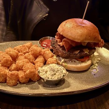 TAVERN IN THE SQUARE - Updated October 2025 - 350 Photos & 467 Reviews ...