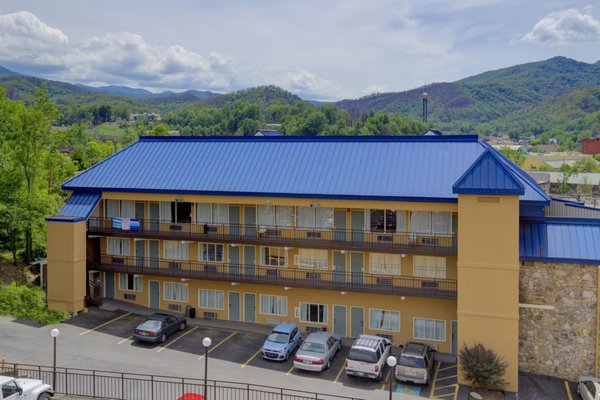 PARK VIEW INN & SUITES - Updated August 2025 - 17 Photos & 23 Reviews ...