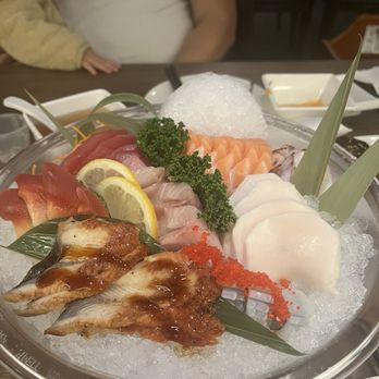 WIND JAPANESE AND THAI - Updated January 2025 - 241 Photos & 124 ...