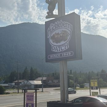 THE HUCKLEBERRY PATCH - Updated June 2025 - 216 Photos & 233 Reviews ...