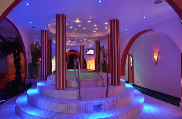 SUDFASS OASE - Updated April 2025 - Peter-Anders-Str. 4, München, Bayern, Germany - Adult ...