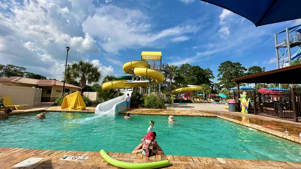 GATOR GROUNDS RV RESORT - Updated October 2024 - 15 Photos - 200 Golf ...