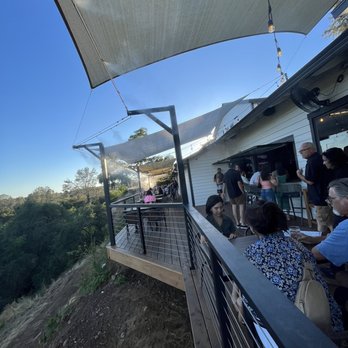 CRAWDADS ON THE LAKE - Updated September 2024 - 190 Photos & 311 ...