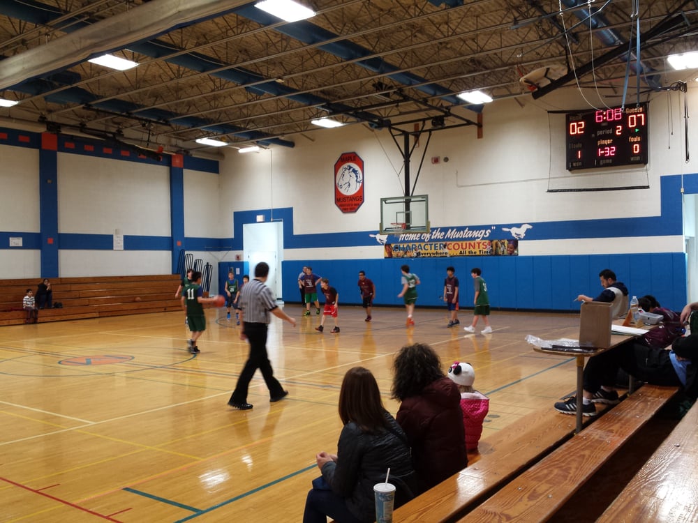 MAPLE MIDDLE SCHOOL - 2374 Shermer Rd, Northbrook, Illinois - Middle ...