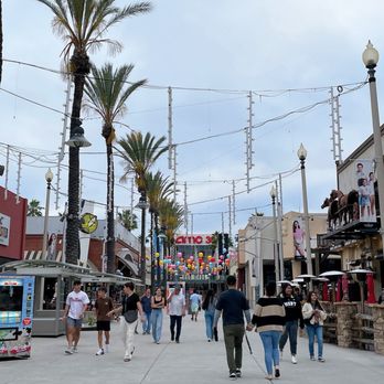 THE OUTLETS AT ORANGE - Updated April 2025 - 900 Photos & 857 Reviews ...