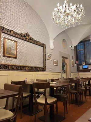 MAMA EAT - Updated July 2025 - 125 Photos & 110 Reviews - Via di San ...