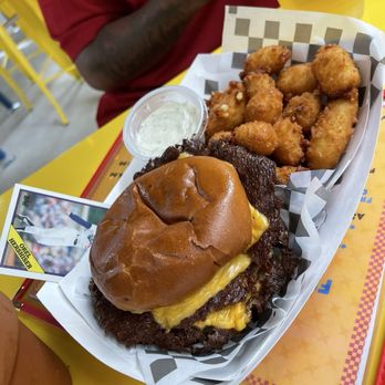 SMILEYS BURGER CLUB - Updated October 2025 - 113 Photos & 70 Reviews ...