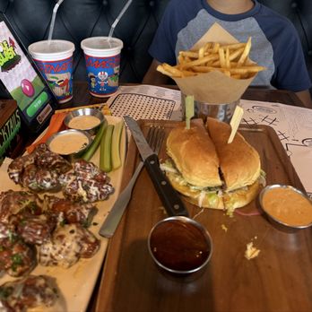 FINNEY’S CRAFTHOUSE - STEVENSON RANCH - Updated December 2025 - 507 ...