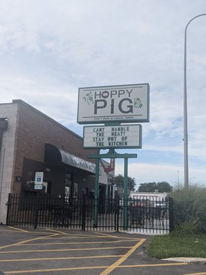 HOPPY PIG - 102 Photos & 168 Reviews - 135 N Kinzie Ave, Bradley ...
