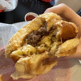 GOLDBURGERS - Updated April 2025 - 638 Photos & 629 Reviews - 1096 Main ...