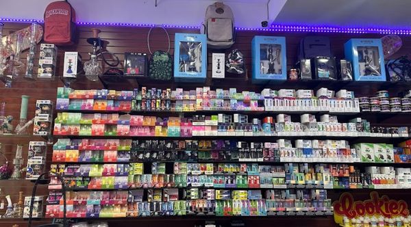 MR VAPE SMOKE SHOP - Updated December 2025 - 2006 South St ...
