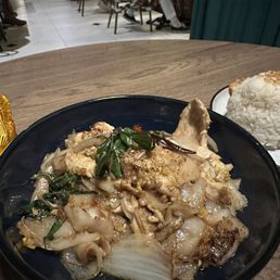 LEDU THAI - Updated March 2025 - 327 Photos & 100 Reviews - 915 N 5th ...