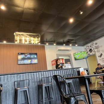 DA BURGER WING HUB - Updated December 2024 - 246 Photos & 89 Reviews ...