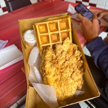 ALI’S CHICKEN & WAFFLES San Diego, CA - Updated November 2024 - 288 ...