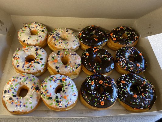 SUPER STAR DONUTS - 254 Photos & 53 Reviews - 1050 Kendall Dr, San ...