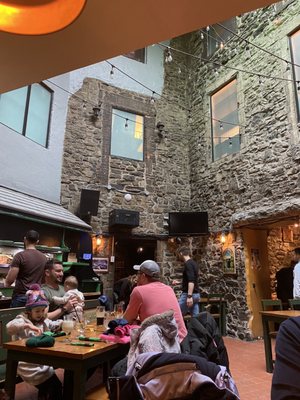 PUB SAINT-PATRICK - Updated June 2024 - 149 Photos & 136 Reviews - 1200 ...