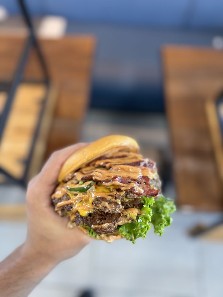 MAIN STREET BURGERS - Updated July 2024 - 93 Photos & 79 Reviews - 6493 ...