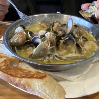 SALTY GIRLS - SEQUIM SEAFOOD - Updated May 2024 - 382 Photos & 391 ...