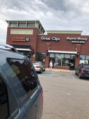 GREAT CLIPS - Updated June 2026 - 12 Reviews - 40037 S Groesbeck Hwy ...