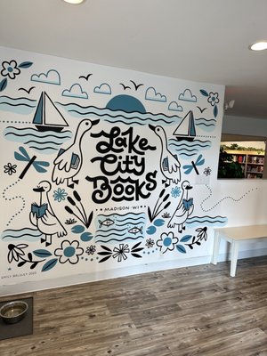 LAKE CITY BOOKS - Updated January 2026 - 10 Photos - 107 N Hamilton St ...