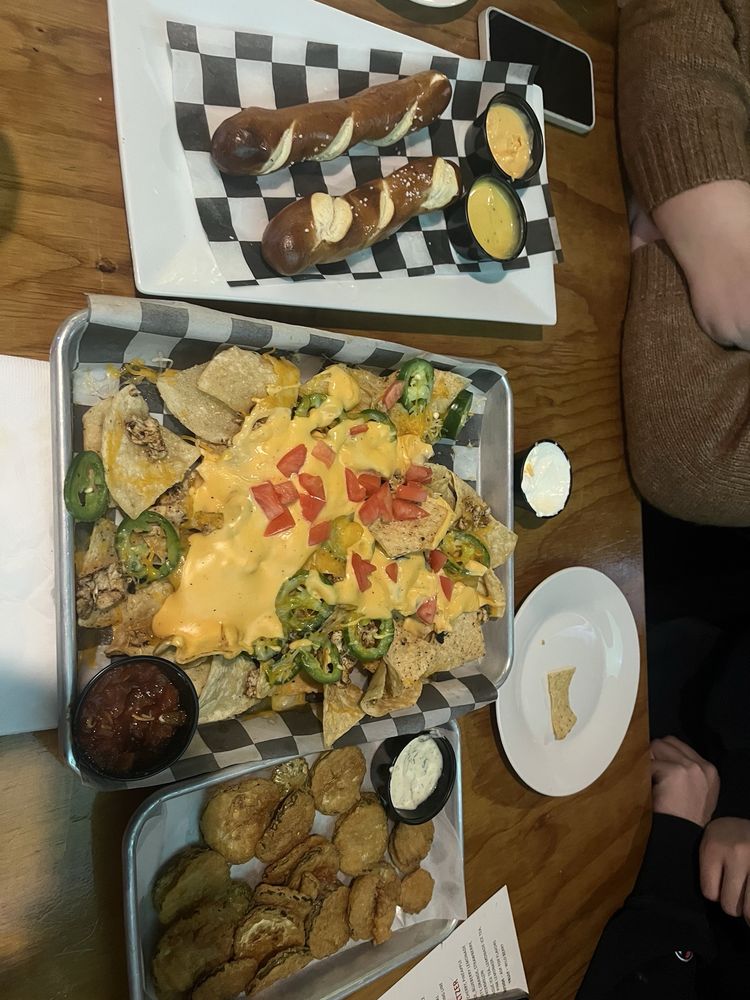 SOPHIA’S PIZZA & SPORTS BAR - Updated March 2026 - 125 Photos & 61 ...