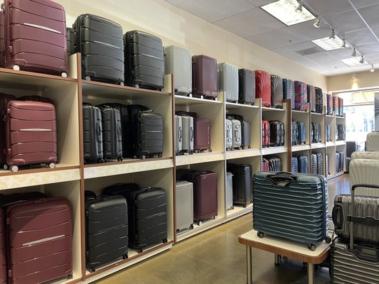 SAMSONITE OUTLET - 21 Photos & 20 Reviews - 100 Citadel Dr, Commerce ...