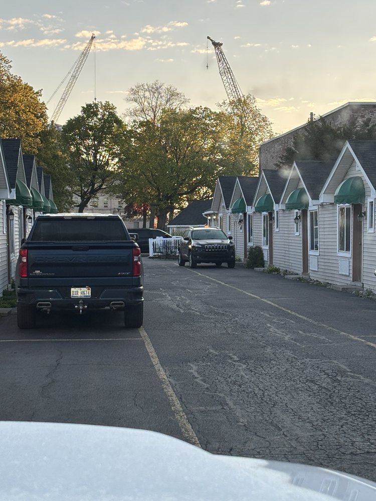 LOCKVIEW MOTEL - Updated November 2025 - 10 Photos & 25 Reviews - 327 W ...