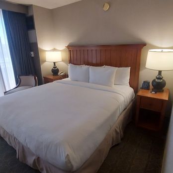 DOUBLETREE BY HILTON HOTEL CHICAGO - OAK BROOK - Updated December 2025 ...
