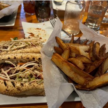 THE CUE RESTAURANT - Updated August 2024 - 250 Photos & 269 Reviews - 2 ...