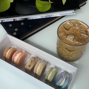 DECADENT MACARON - Updated June 2024 - 257 Photos & 159 Reviews - 2438 ...
