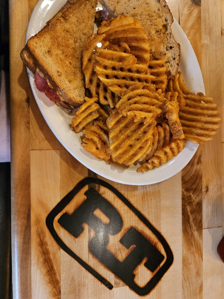 RUSTY TRACTOR FAMILY RESTAURANT - Updated August 2024 - 145 Photos ...