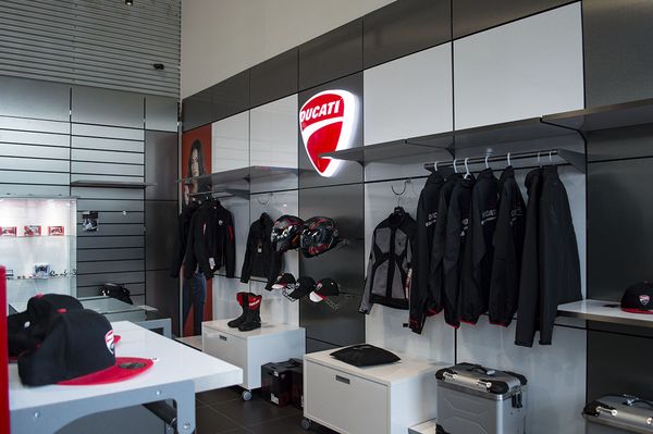 RALLYE MOTOPLEX - Updated December 2025 - 25 Photos & 19 Reviews - 950 ...