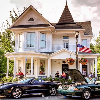 THE FRONT PORCH ON MAIN - Updated September 2025 - 31 Photos & 30 ...