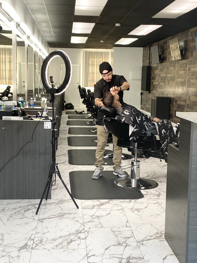 LEGENDARY BARBERSHOP LA - 6206 W Manchester Ave, Los Angeles ...