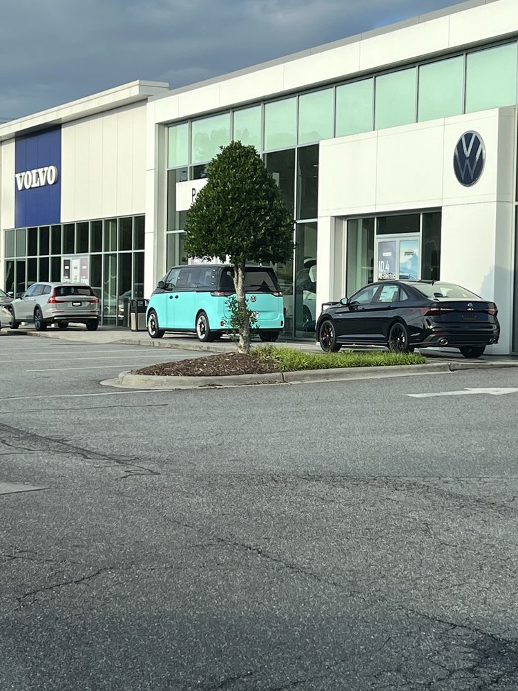 PARAMOUNT VOLKSWAGEN - Updated October 2025 - 16 Photos & 14 Reviews ...