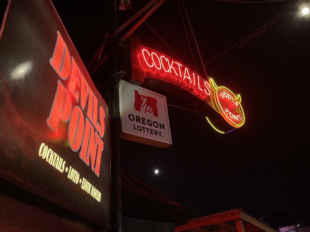 DEVILS POINT - 51 Photos & 208 Reviews - Dive Bars - 5305 SE Foster Rd ...
