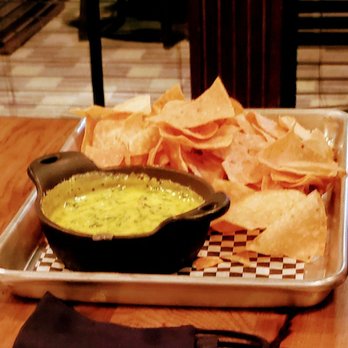 RUSTY BUCKET RESTAURANT & TAVERN - Updated June 2024 - 205 Photos & 211 ...