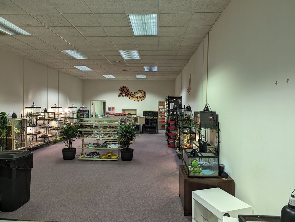 LEWIS EXOTICS - Updated December 2025 - 23 Photos - 1207 Central St ...