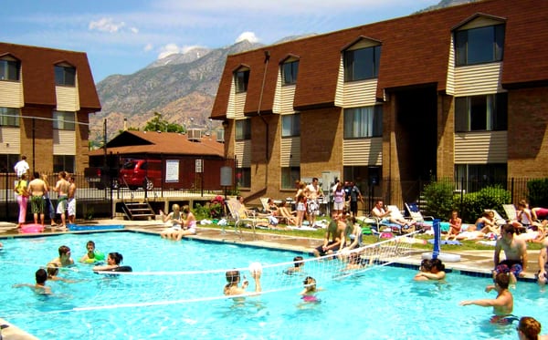 LIBERTY SQUARE APARTMENTS - 18 Photos & 22 Reviews - 556 North 400 E ...