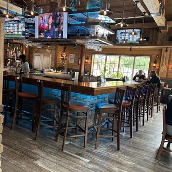 DOCKSIDE WILLIES - Updated May 2024 - 216 Photos & 146 Reviews - 449 S ...