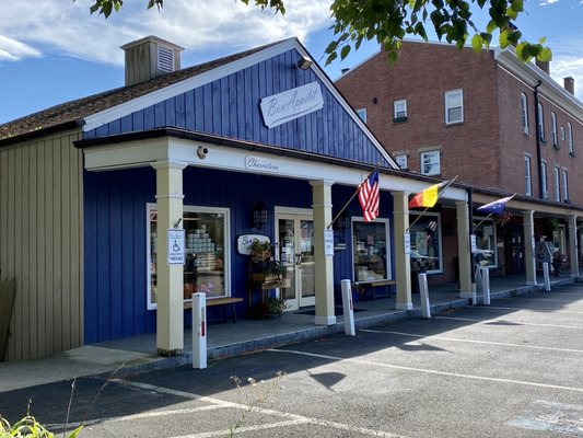 BON APPETIT - 54 Photos & 26 Reviews - 2979 Whitney Ave, Hamden ...