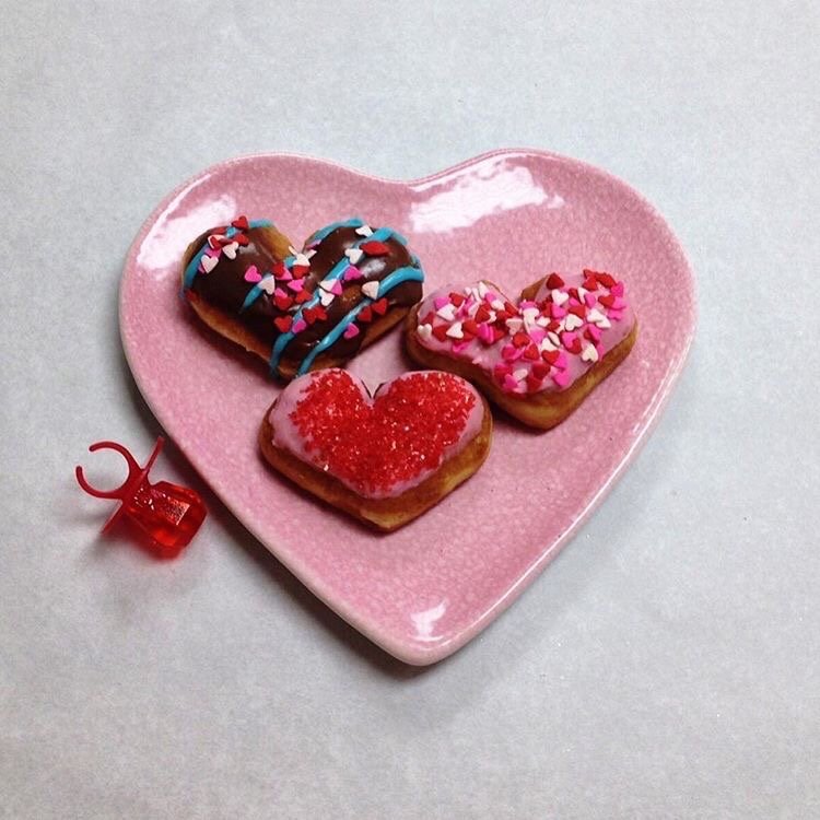 THE DONUT PALACE - Updated October 2025 - 55 Photos - 2317 E Se Lp 323 ...