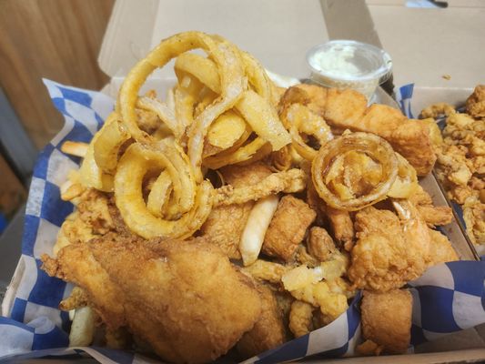 CRAZY BUZZY’S ROAST BEEF & SEAFOOD - Updated December 2025 - 24 Photos ...