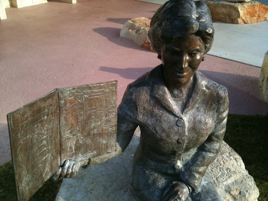 LAURA BUSH COMMUNITY LIBRARY - Updated December 2025 - 24 Photos & 16 ...