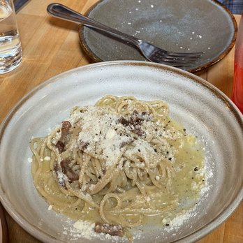 THE WHITE BULL - Updated July 2024 - 951 Photos & 442 Reviews - 123 E ...